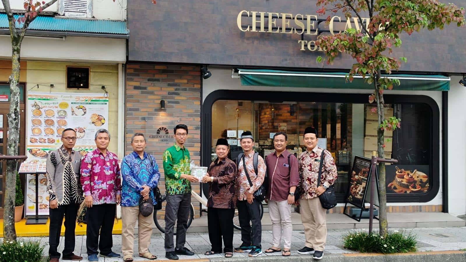Nilai-Nilai Islam di Tengah Budaya Jepang: Pengalaman Hidup Komunitas ...